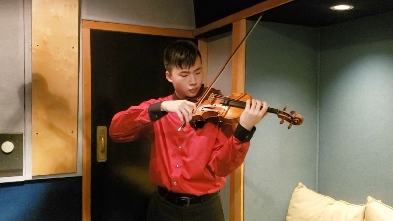 17-Year-Old Violinist Performs Red Violin - Daily Joy