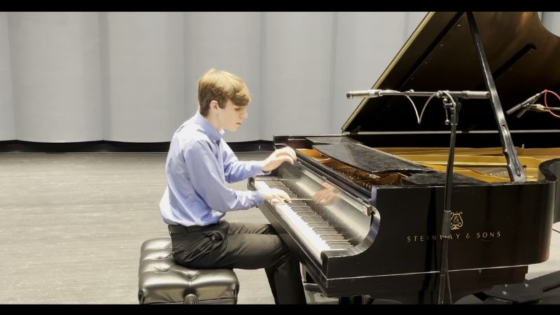 Teenage Pianist Plays Beethoven - Daily Joy