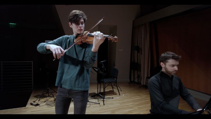 Hungarian Violinist Plays Kreisler - Daily Joy